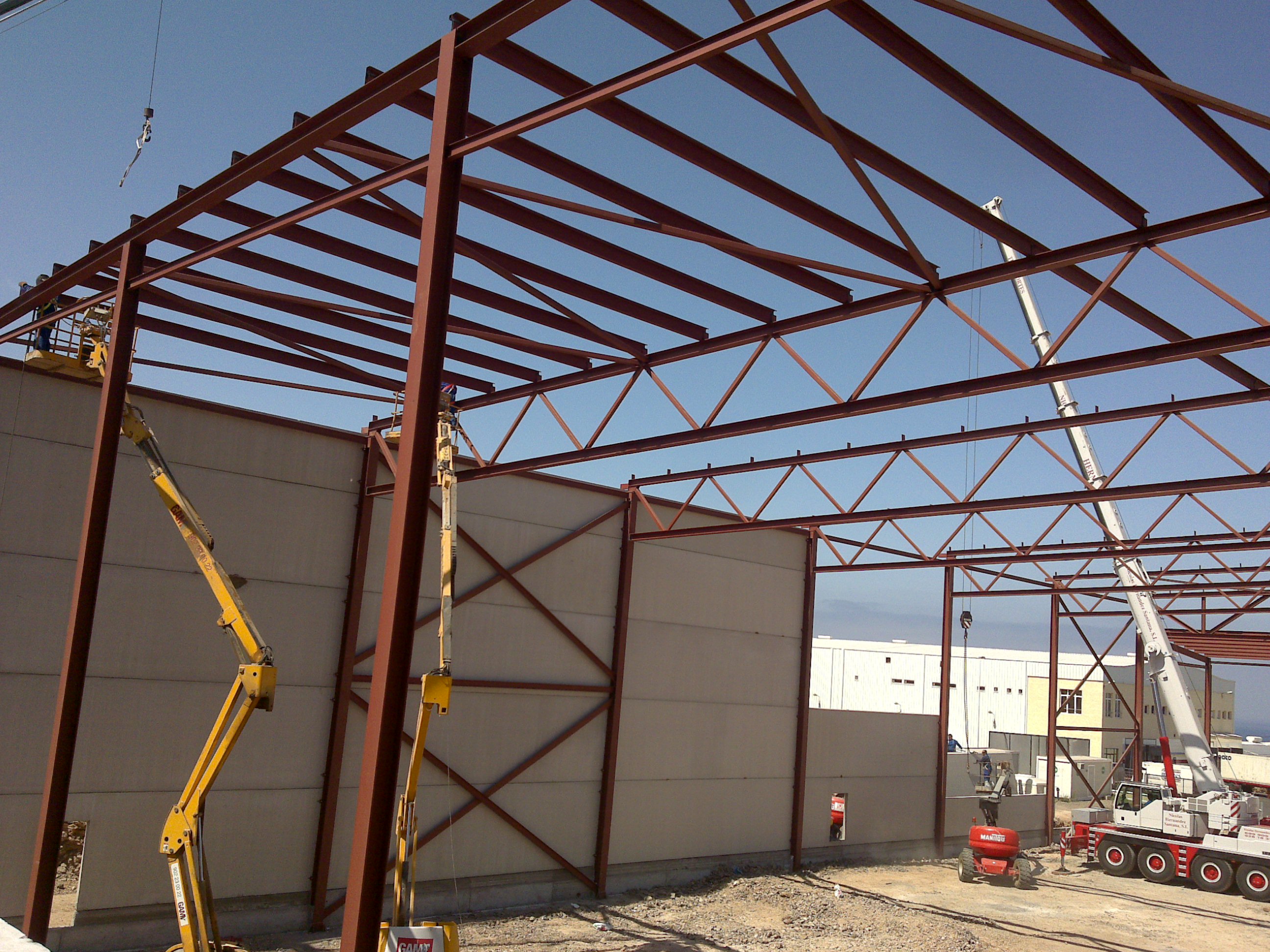 Nave Industrial Estructura metálica paneles hormigón – INELSA Empresa ...