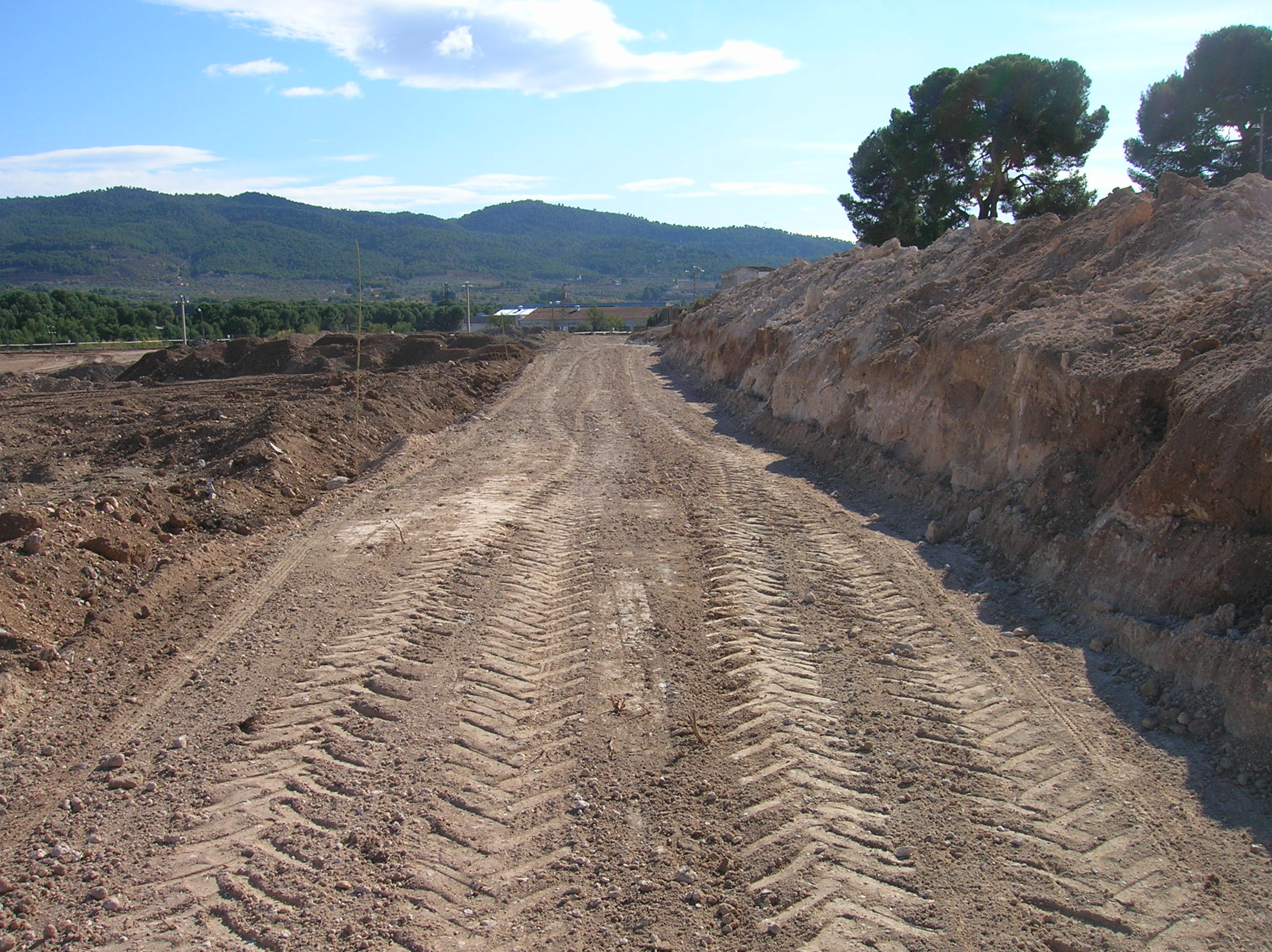 Excavación construcción de caminos alicante – INELSA Empresa de ...